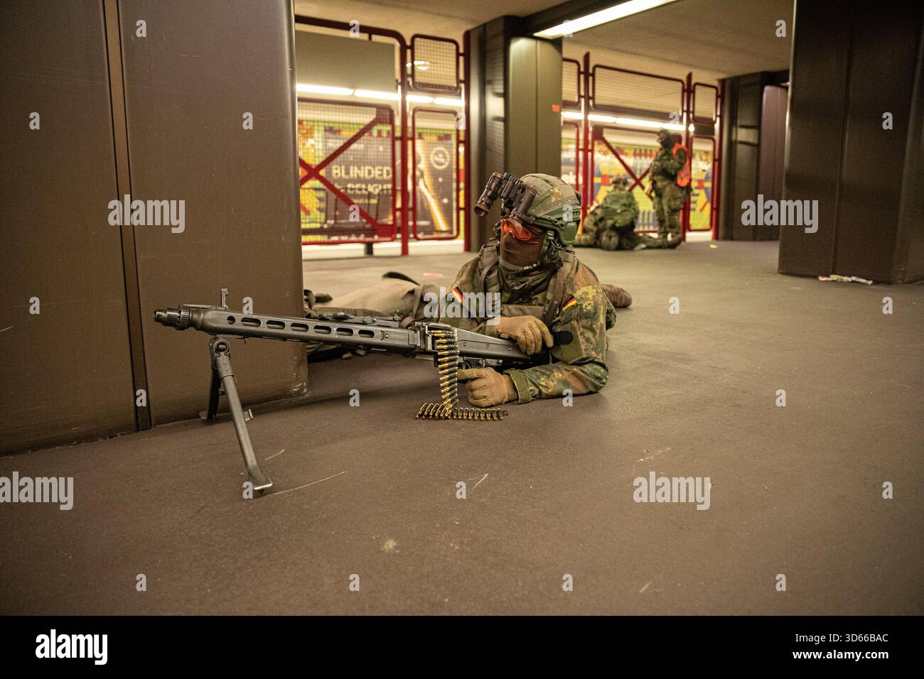 German soldiers berlin november 2025 hi-res stock photography and ...