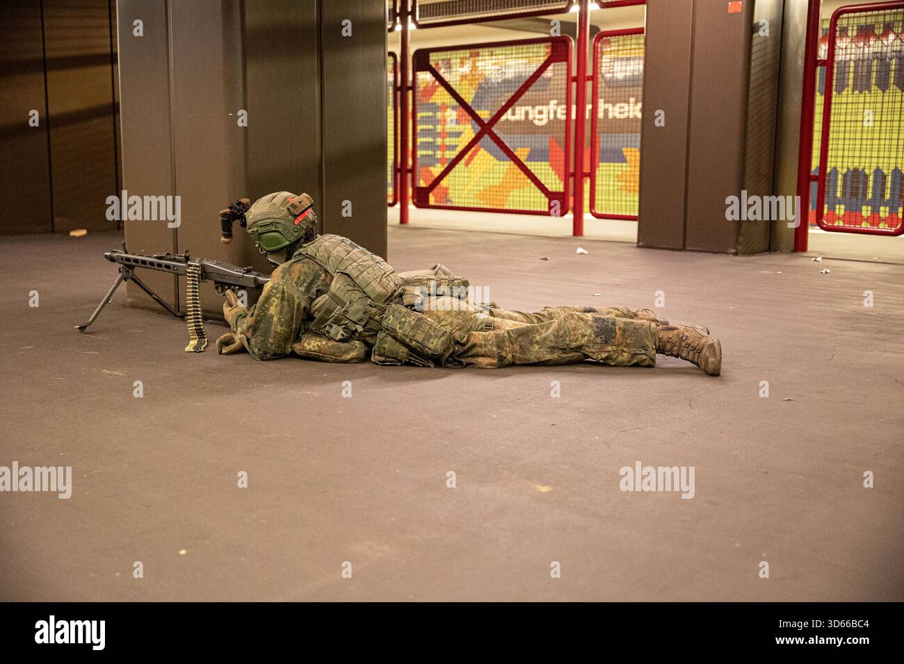 German soldiers berlin november 2025 hi-res stock photography and ...