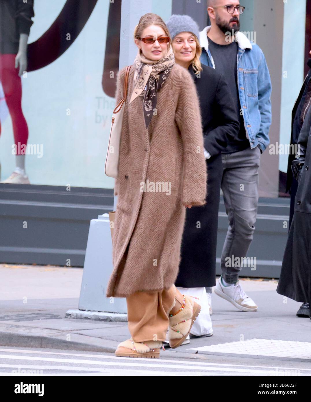Model Gigi Hadid is walking with friends in Soho, New York on November ...