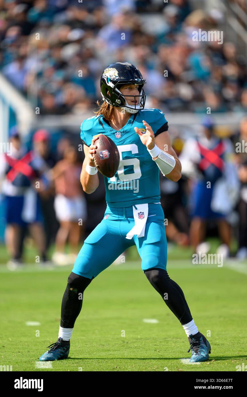 Jacksonville Jaguars quarterback Trevor Lawrence (16) looks to throw ...
