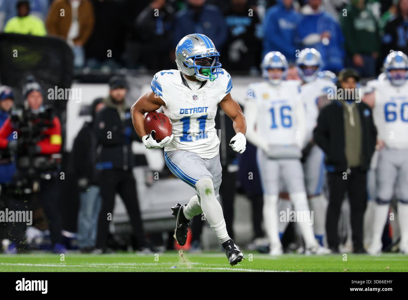 Detroit Lions wide receiver Kalif Raymond returns a kickoff during the ...