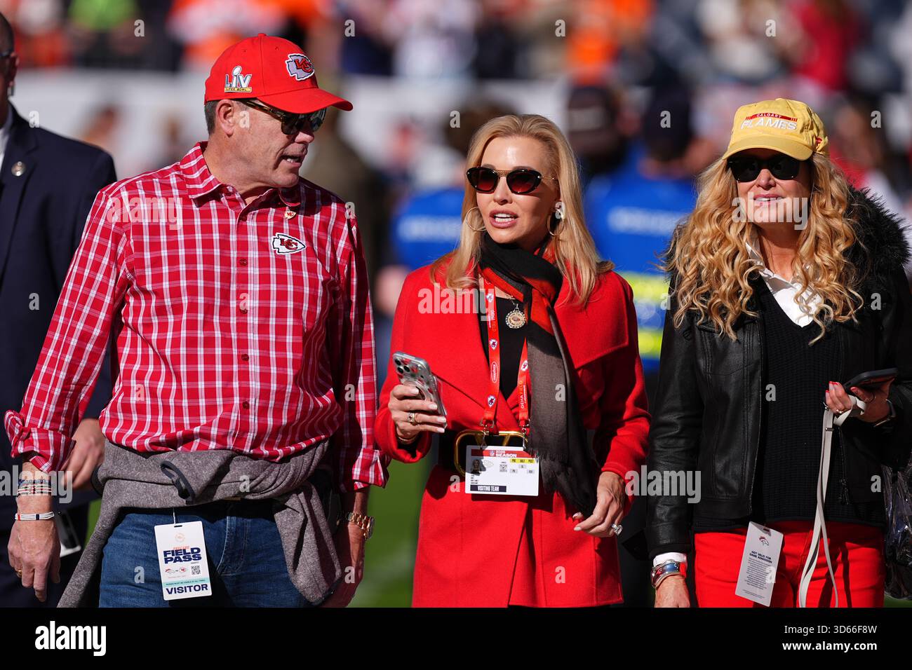 Tavia Hunt, center, wife of Kansas City Chiefs co-owner and chief executive officer Clark Hunt ...