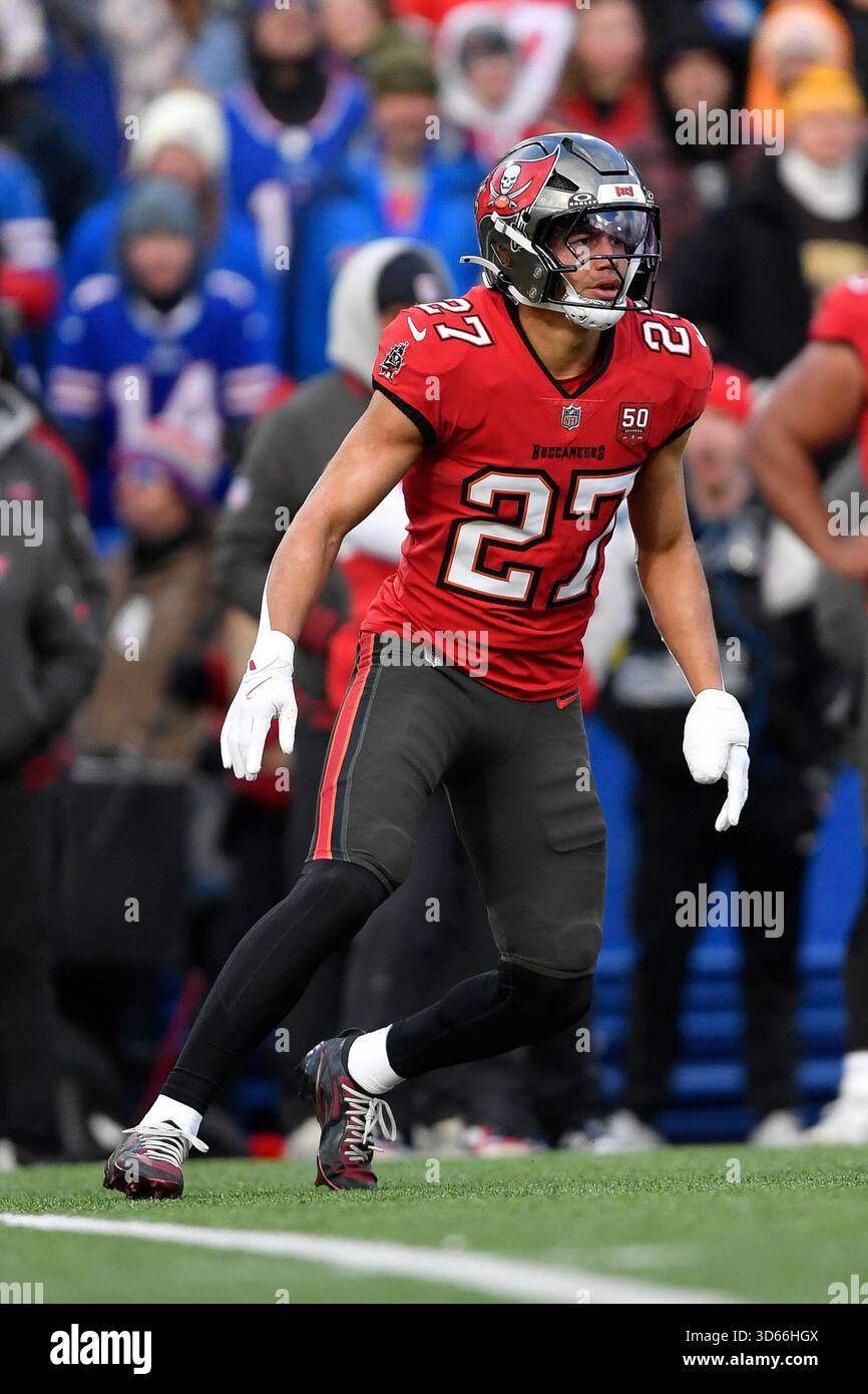 Tampa Bay Buccaneers cornerback Zyon McCollum (27) runs on the field ...