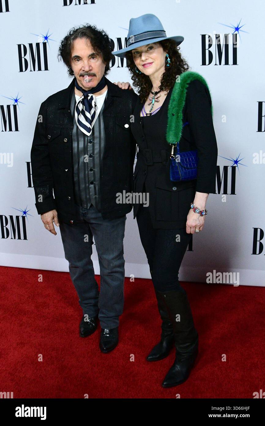 18 November 2025 - Nashville, Tennessee - John Oates, Aimee Oates. 2025 ...