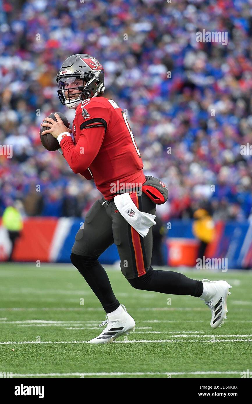 Tampa Bay Buccaneers quarterback Baker Mayfield (6) looks to pass during the first half of an ...