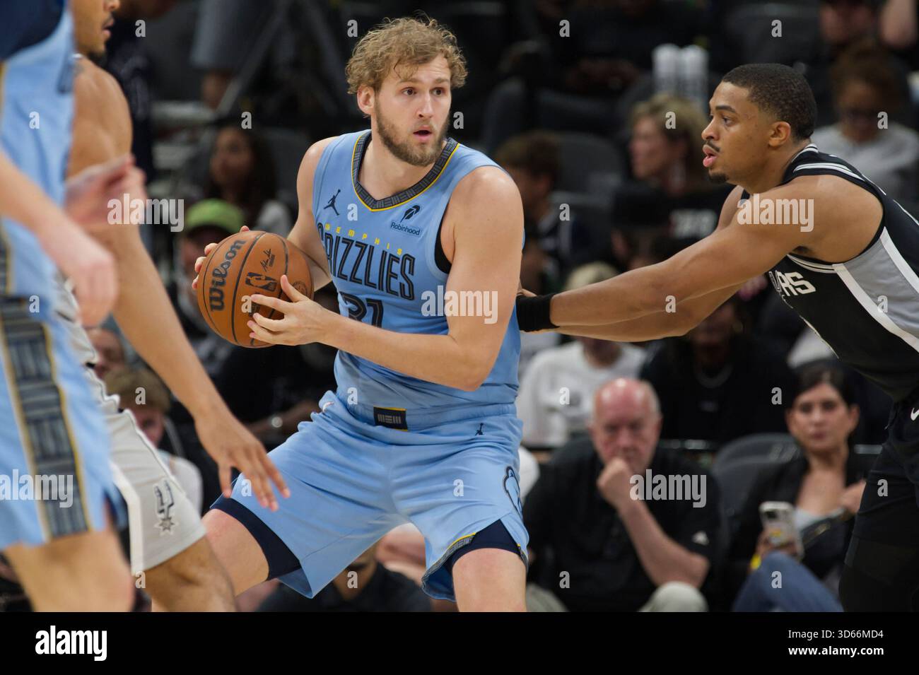 Memphis Grizzlies center Jock Landale drives against San Antonio Spurs ...