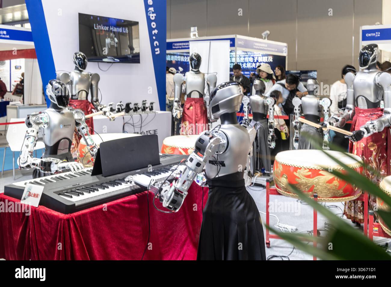 The 27th China High-Tech Fair is held in Shenzhen City, south China's ...