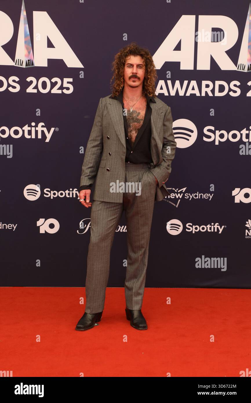 Sydney, Australia. 19th November 2025. Keli Holiday (Adam Hyde) arrives ...