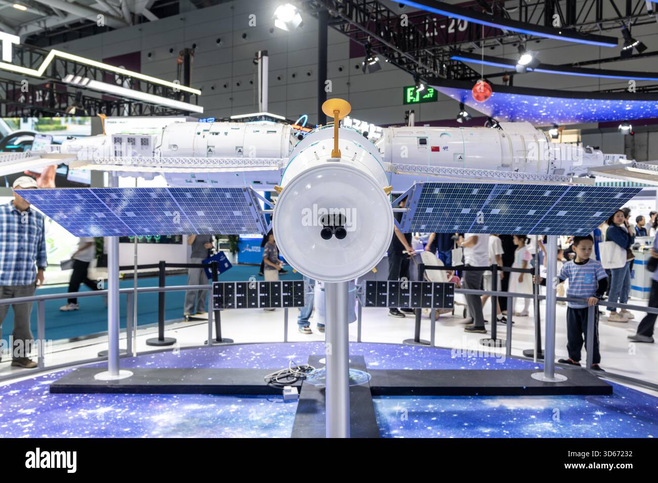 The 27th China High-Tech Fair is held in Shenzhen City, south China's ...