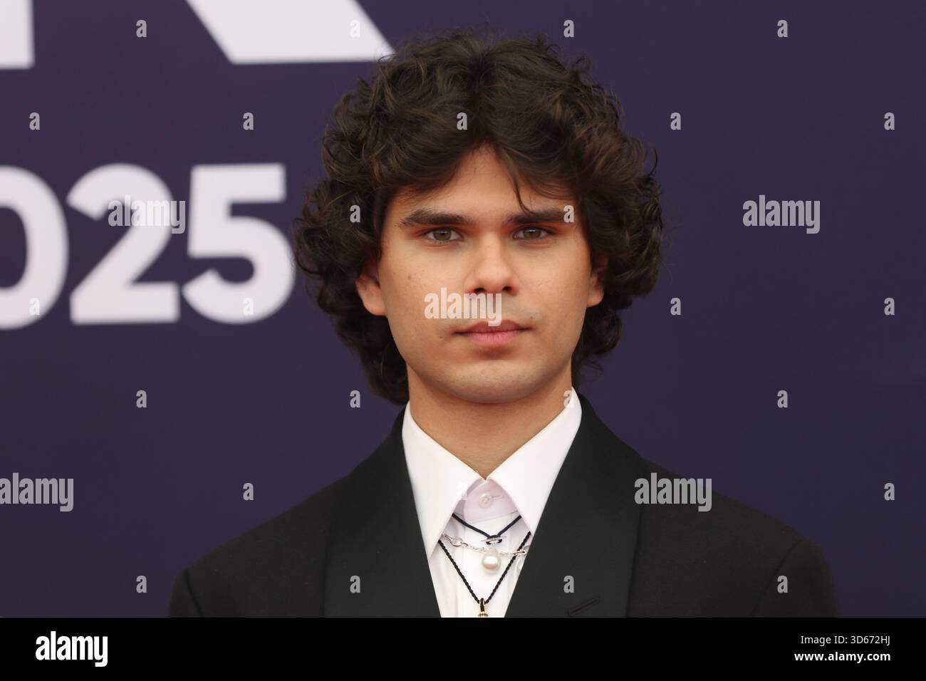 Sydney, Australia. 19th November 2025. Budjerah Julum Slabb arrives on ...