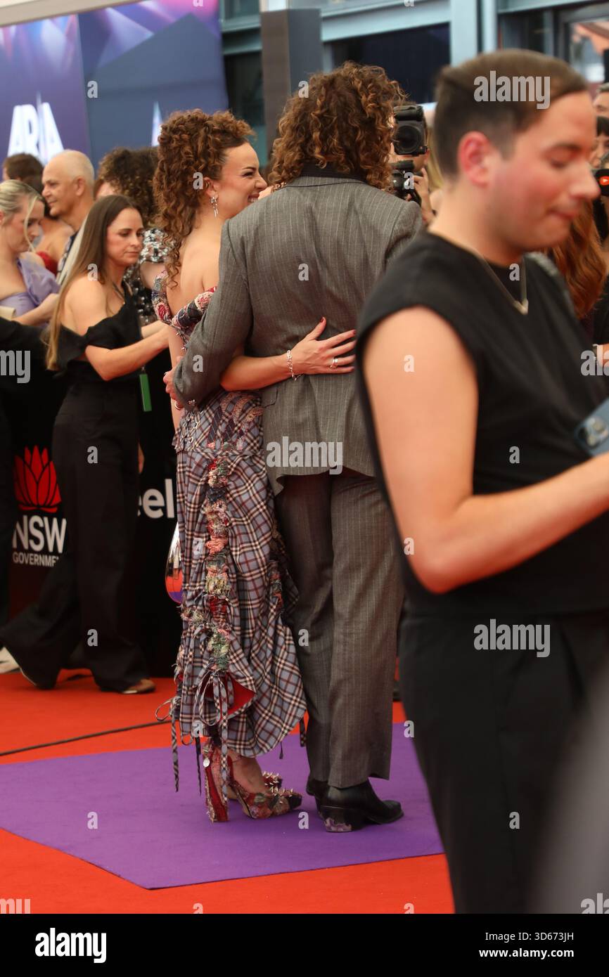 Sydney, Australia. 19th November 2025. Abbie Chatfield and Keli Holiday ...