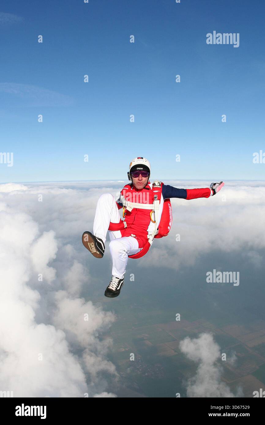 Solo freefly skydive at Langar Airfield Stock Photo - Alamy