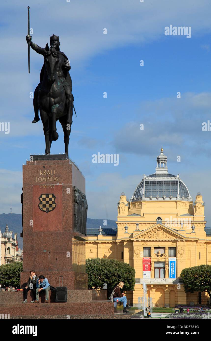 Croatia, Zagreb, Art Pavilion, King Tomislav statue Stock Photo - Alamy
