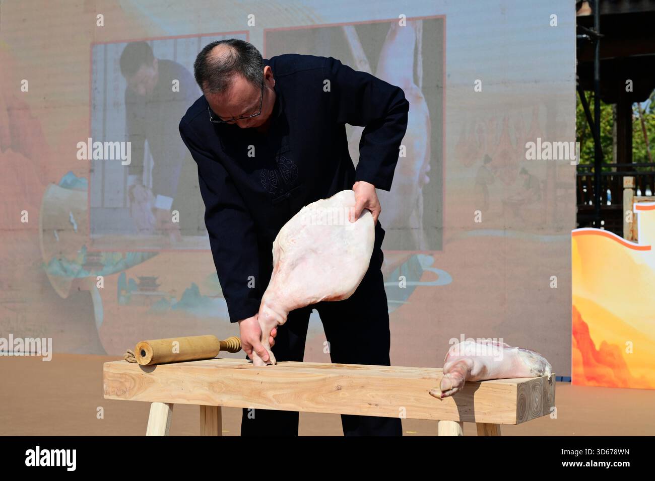 The 2025 Jinhua Ham Salting Ceremony is held in Jinhua City, east China ...