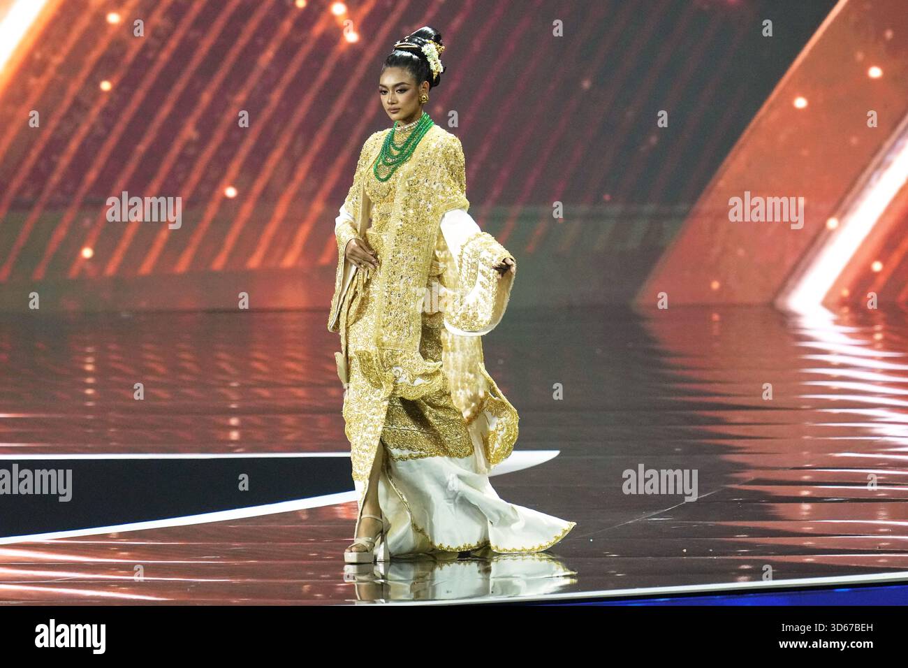 Miss Myanmar Myat Yadanar Soe competes in the national costume ...