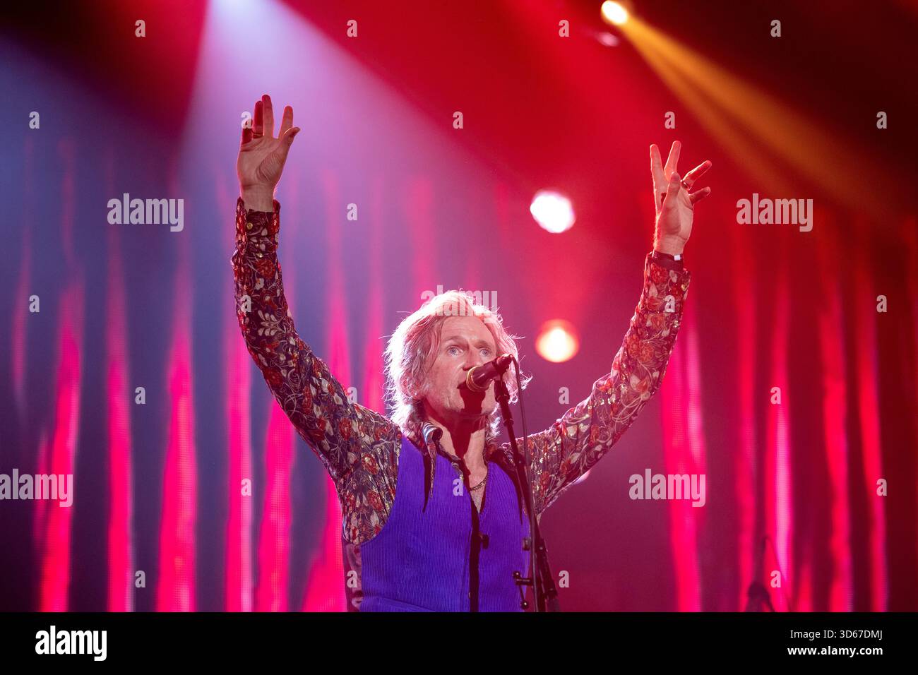 You Am I frontman Tim Rogers performs during the 2025 ARIA Awards at ...