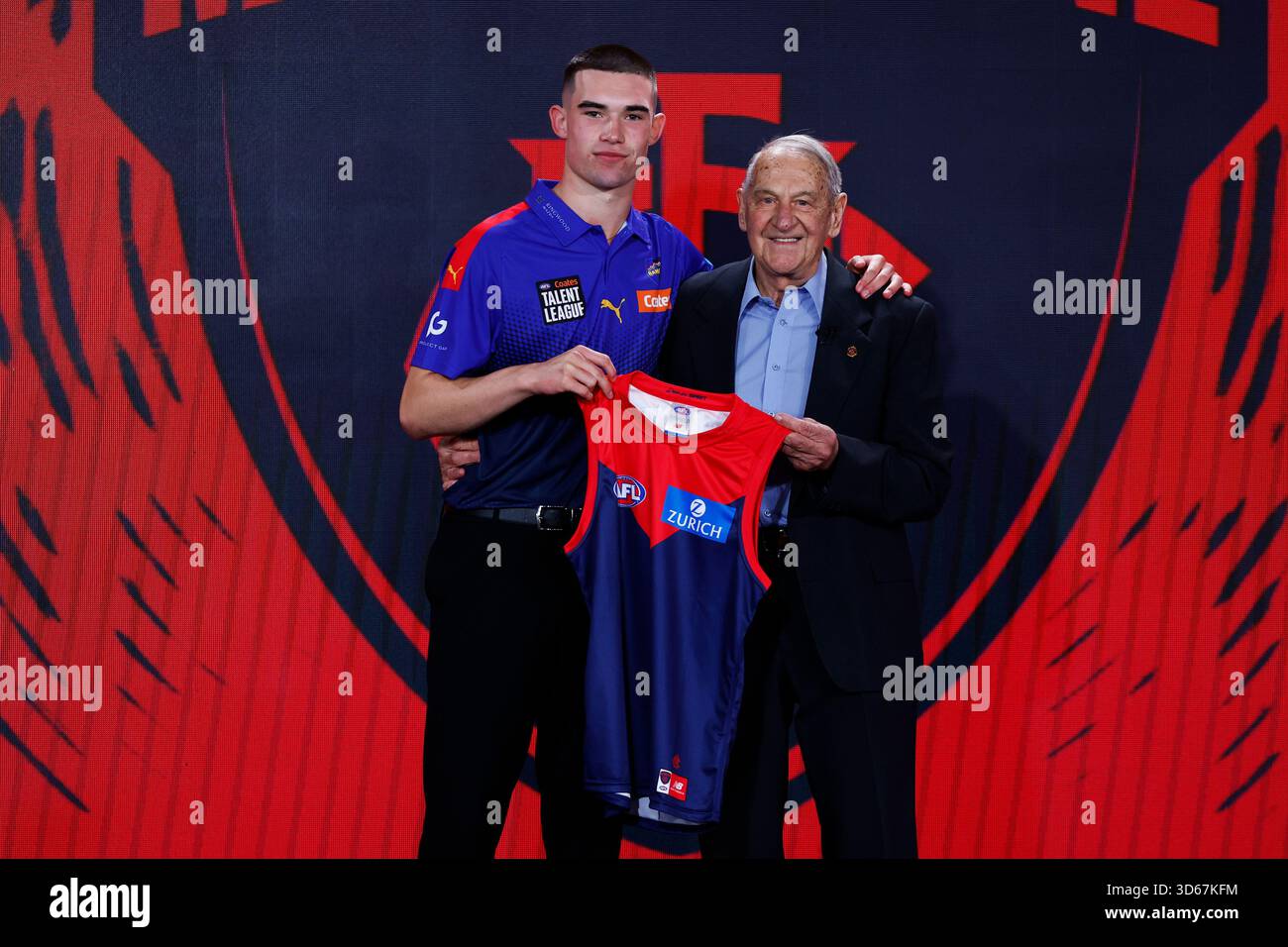Melbourne, Australia. 19th Nov, 2025. Xavier Taylor (Eastern Ranges ...
