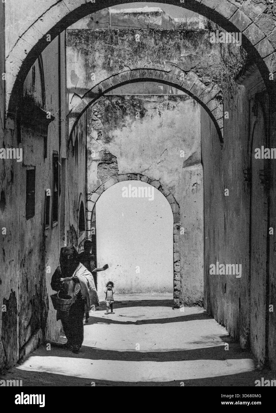 Summer street scene people Black and White Stock Photos & Images - Alamy