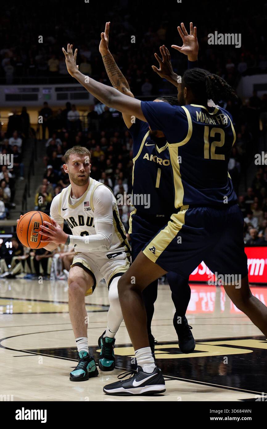 WEST LAFAYETTE, IN - NOVEMBER 16: Purdue Boilermakers guard Braden ...