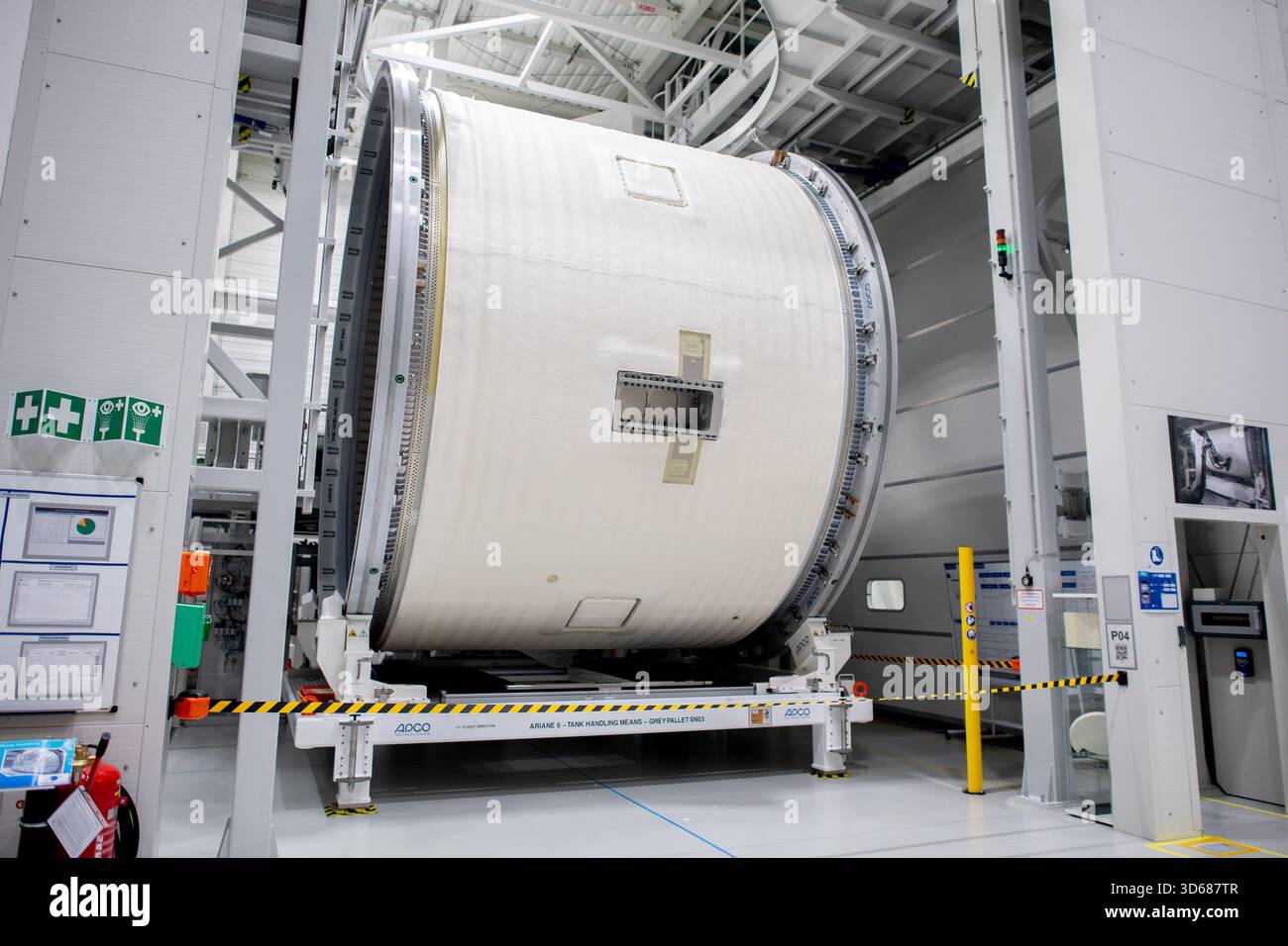 PRODUCTION - 18 November 2025, Bremen: An intertank structure for the ...