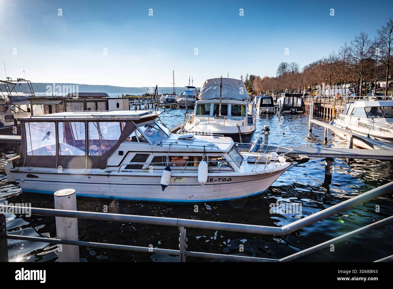 Berlin Spandau OT Kladow Kladower Hafen am Imchenplatz an der Havel ...