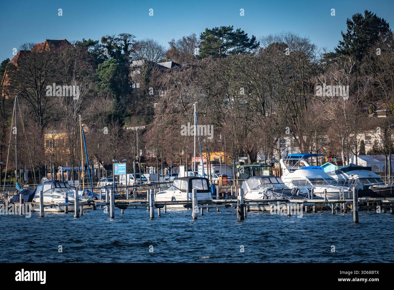 Berlin Spandau OT Kladow Kladower Hafen am Imchenplatz an der Havel ...