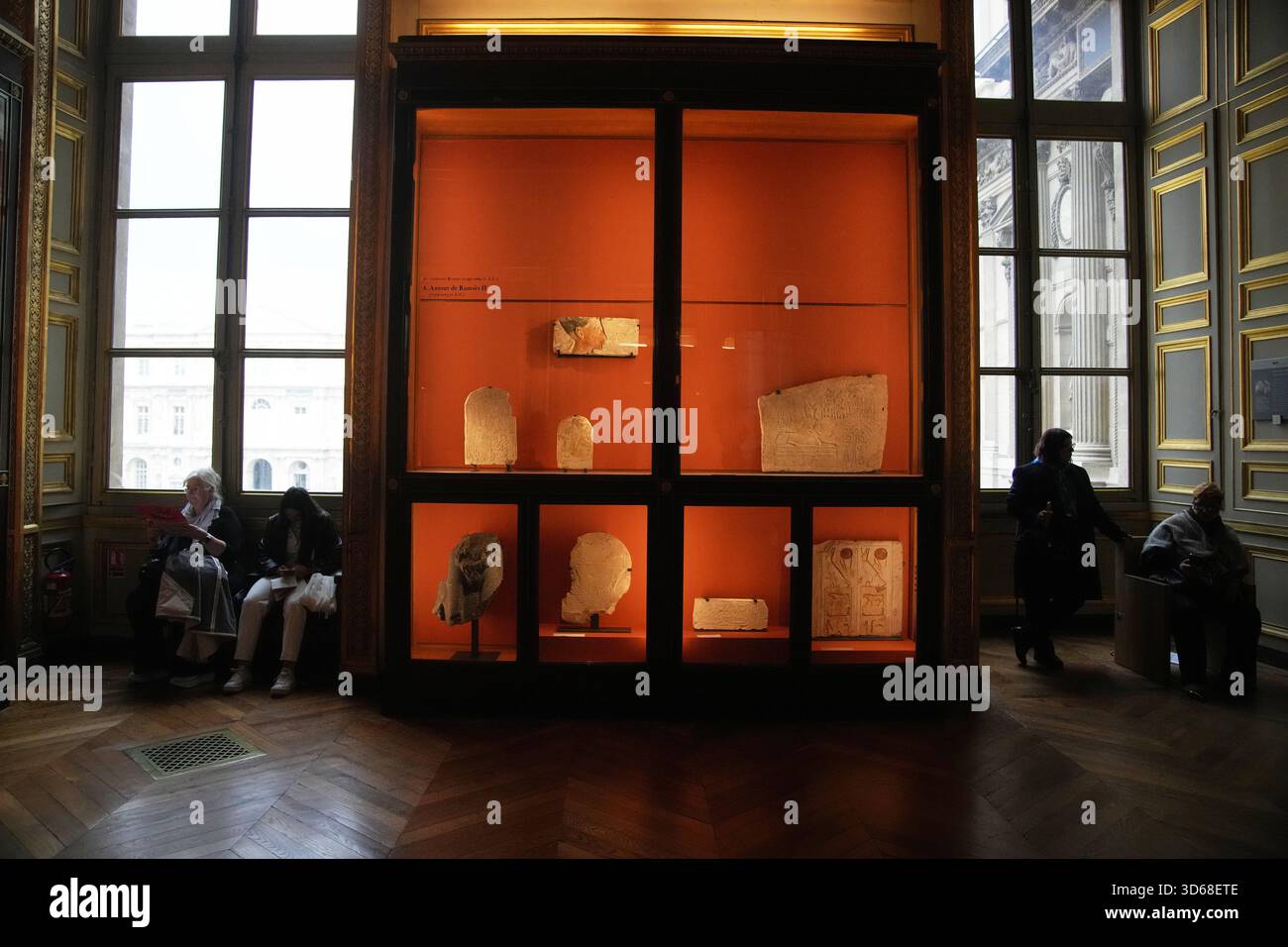 Visitors in the Sully wing of Le Louvre museum, Wednesday, Nov. 19 ...