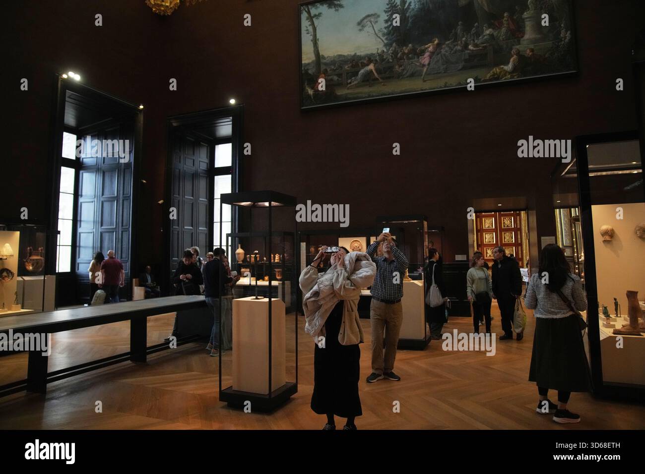 Visitors in the Sully wing of Le Louvre museum, Wednesday, Nov. 19 ...