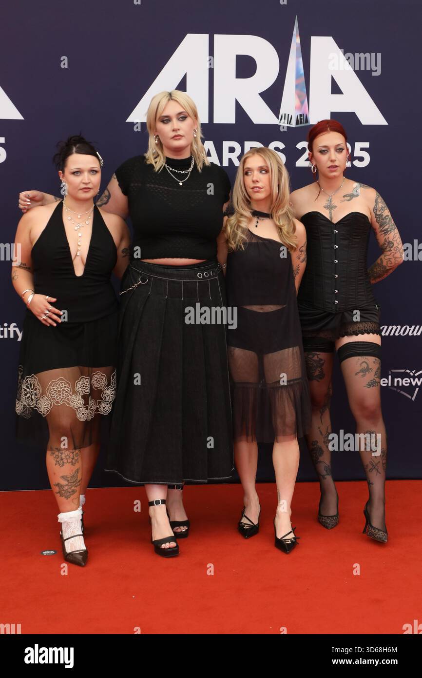 Sydney, Australia. 19th November 2025. Scarlett McKahey, Jaida ...
