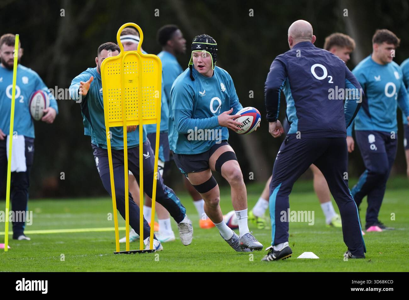 England's Henry Pollock (centre) during a training session at the ...