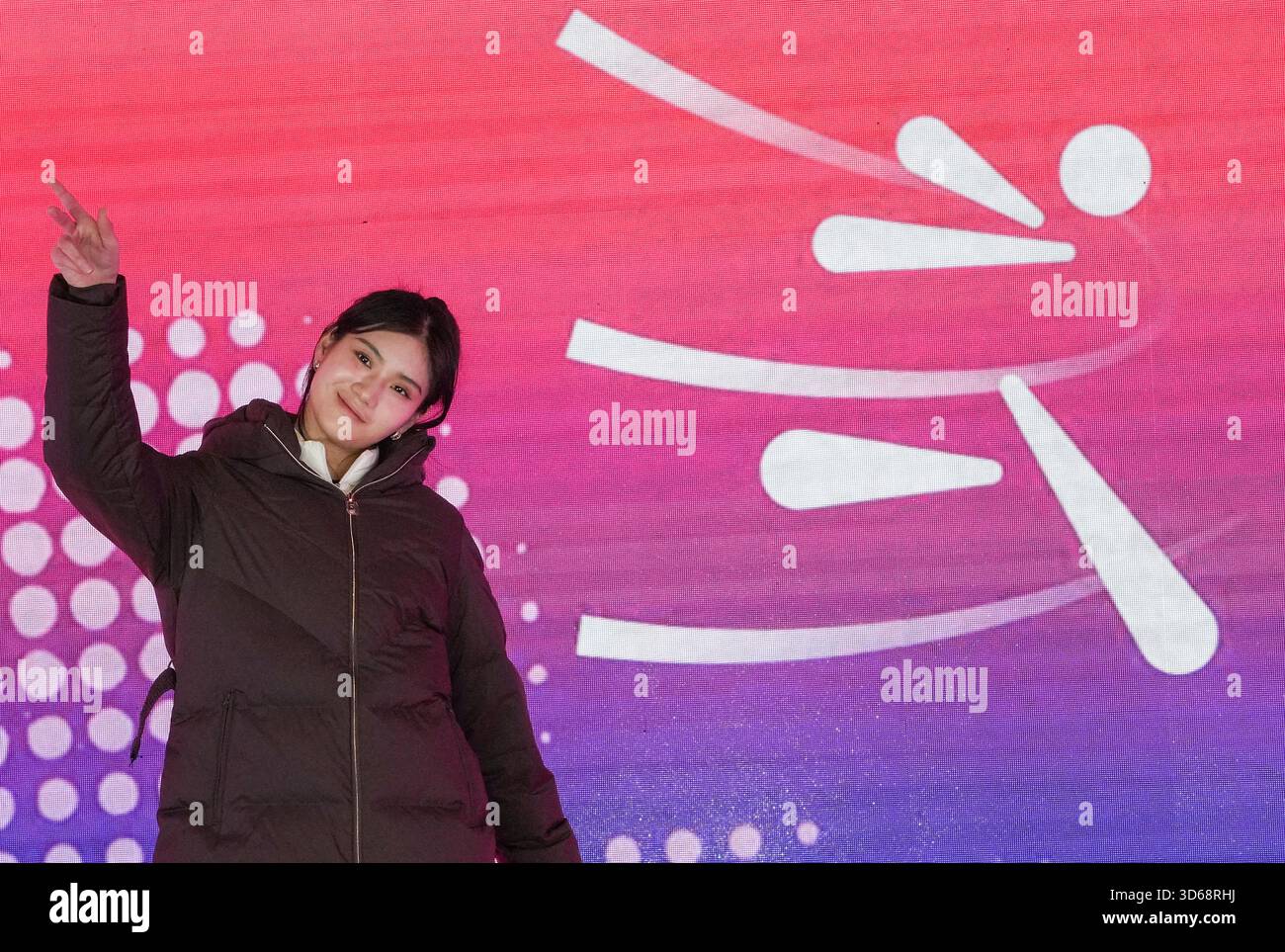 (251119) -- GUANGZHOU, Nov. 19, 2025 (Xinhua) -- Xia Sining of Hunan ...