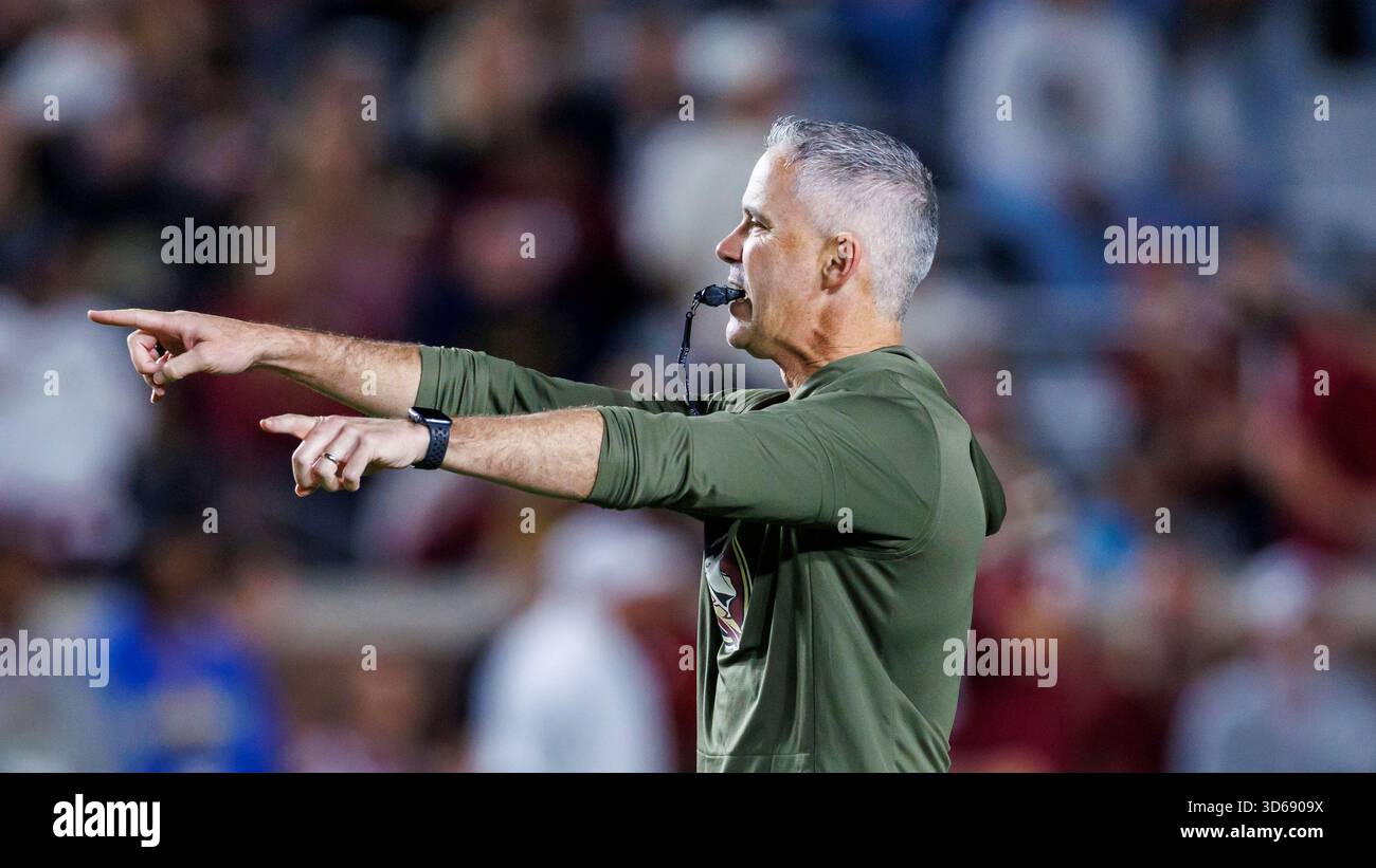 Florida State head coach Mike Norvell directs his team prior to the ...