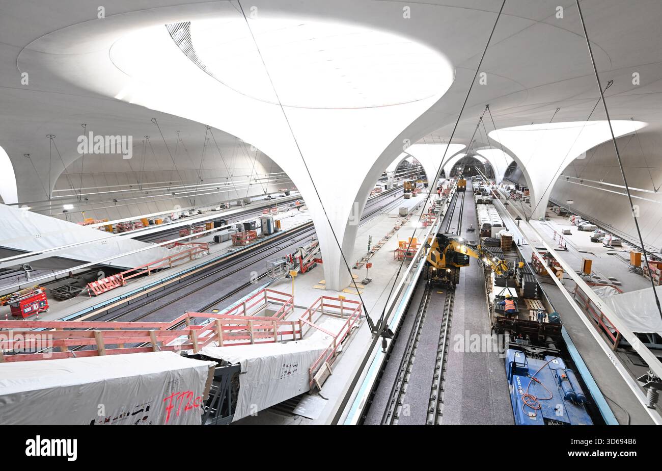 19 November 2025, Baden-Württemberg, Stuttgart: The construction site ...