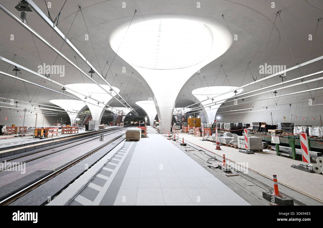 19 November 2025, Baden-Württemberg, Stuttgart: The construction site ...