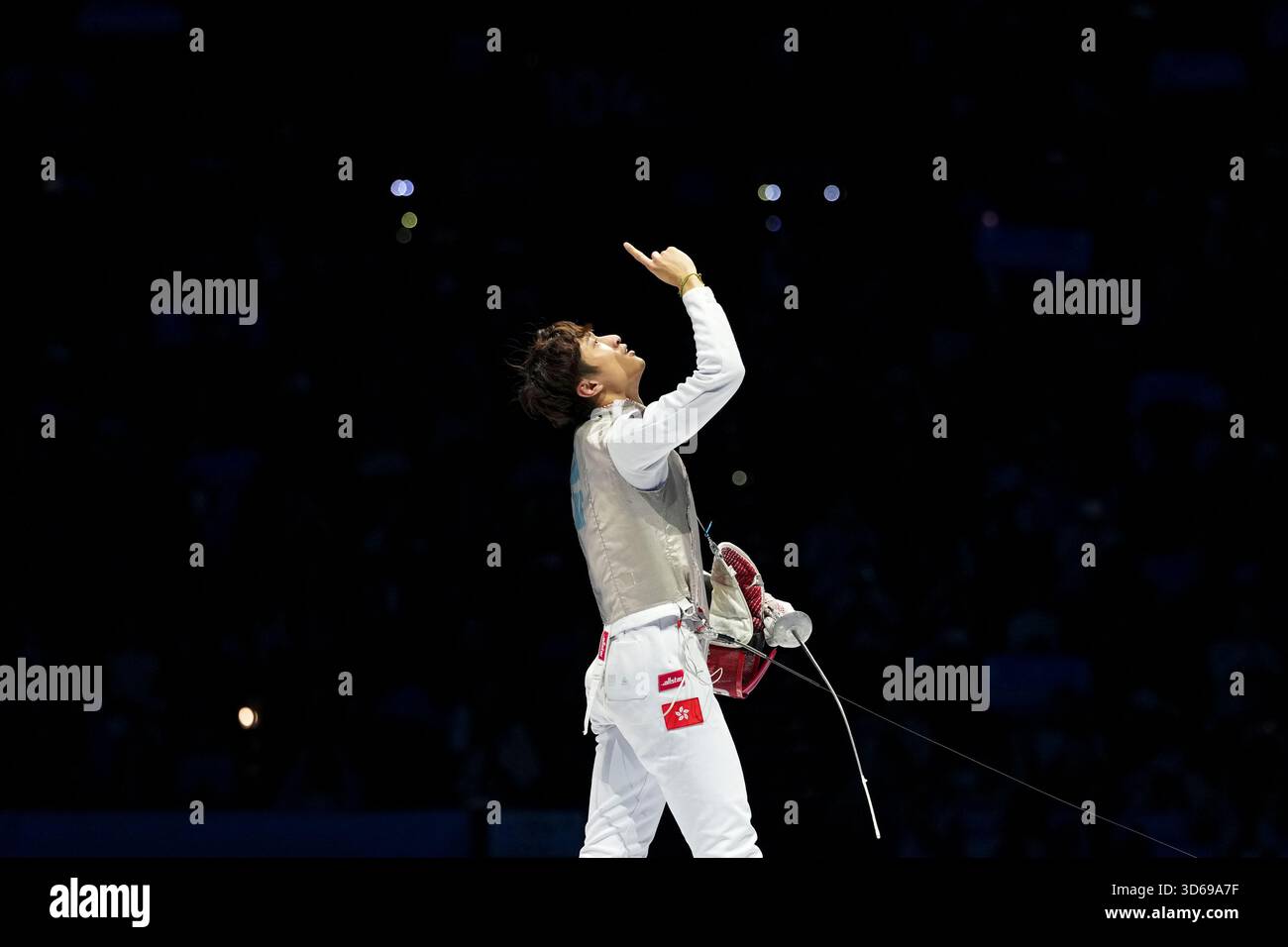 (251119) -- HONG KONG, Nov. 19, 2025 (Xinhua) -- Choi Chun Yin of Hong ...