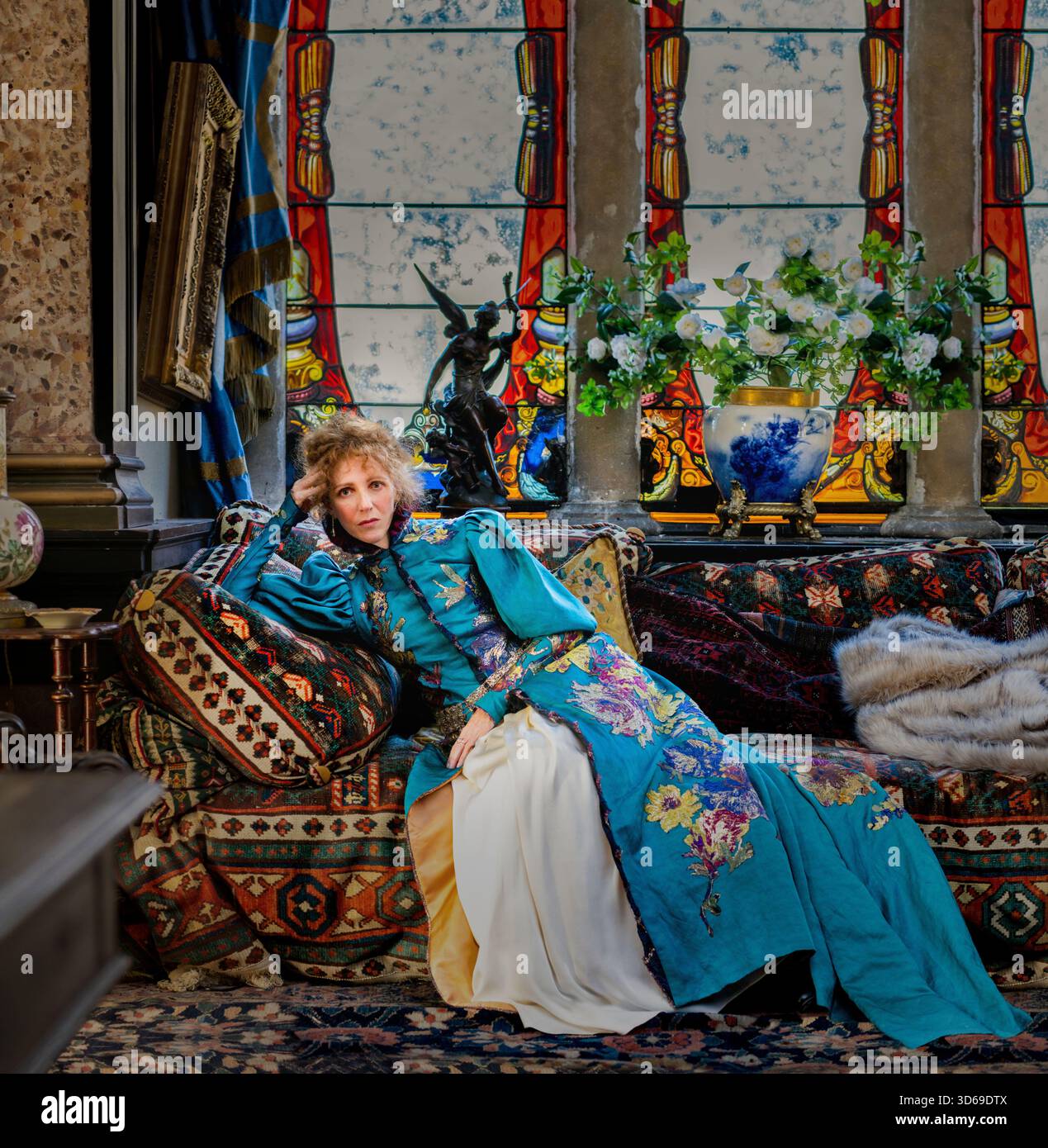 The Divine Sarah Bernhardt Sarah Bernhardt, la divine Year : 2024 ...