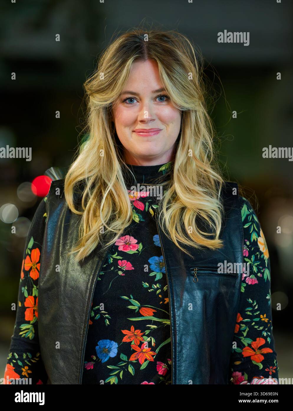 Bellmore, New York, U.S. November 18, 2025. Actress ABIGAIL HAWK (Blue ...