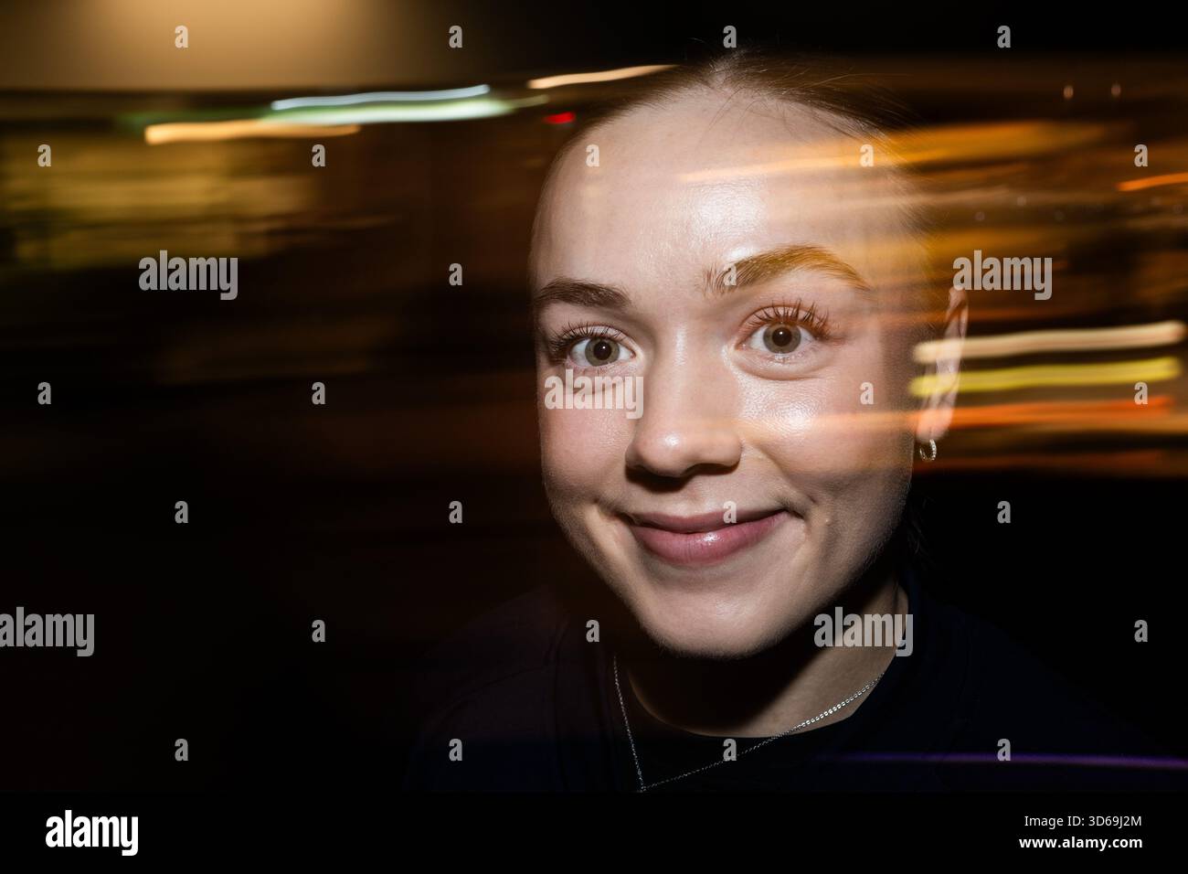 251119 Vilma Matthijs Holmberg poserar för ett porträtt under en ...