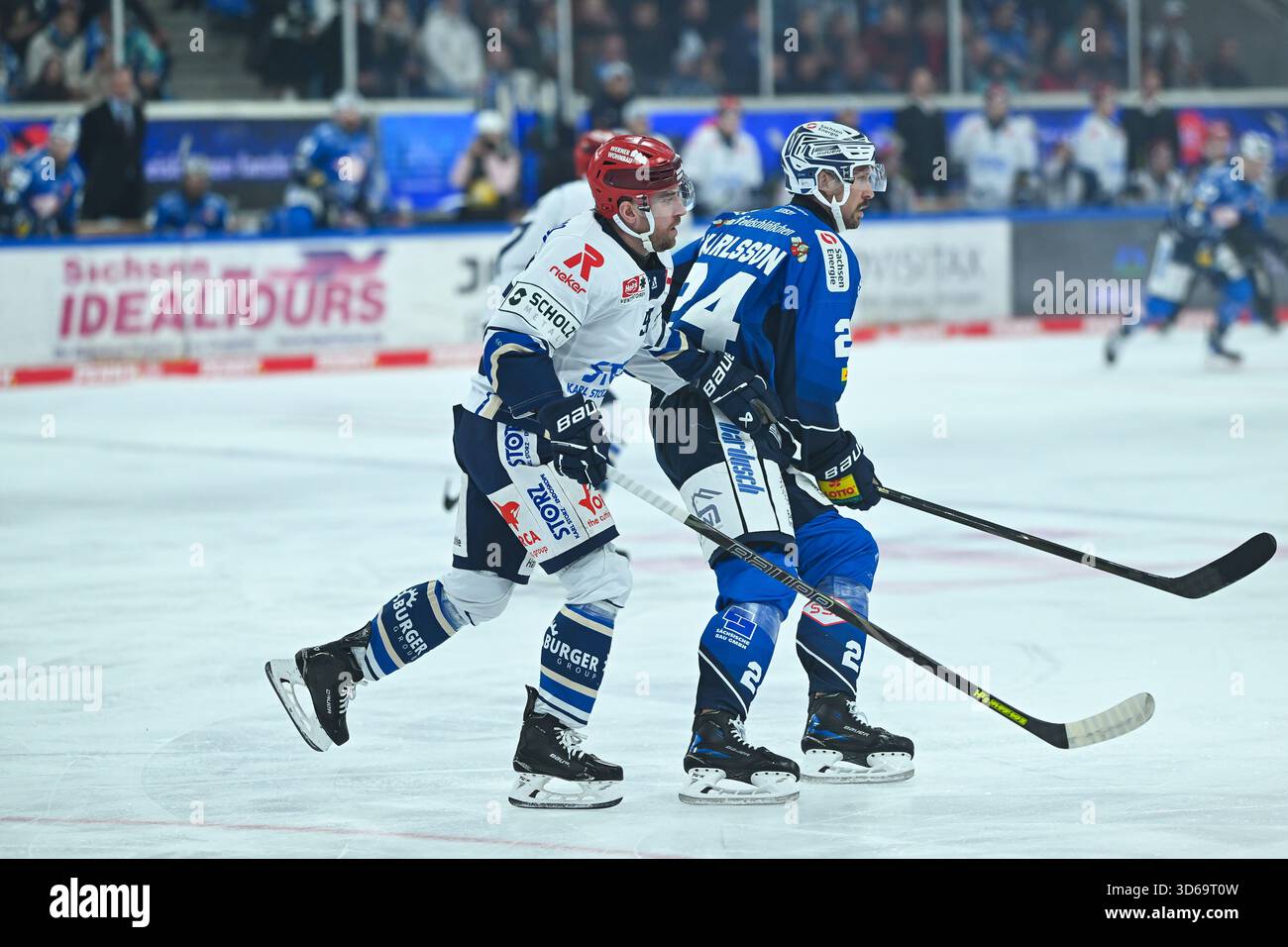 Tyson Spink (Schwenningen Wild Wings, #96) Simon Karlsson (Dresden Ice ...