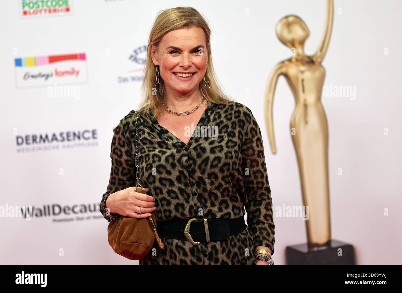 19 November 2025, Hamburg: Andrea Lüdke, actress, attends the "Goldene ...