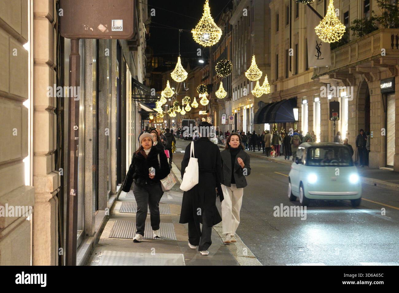 Milan, first Christmas lights in the fashion district, Via ...