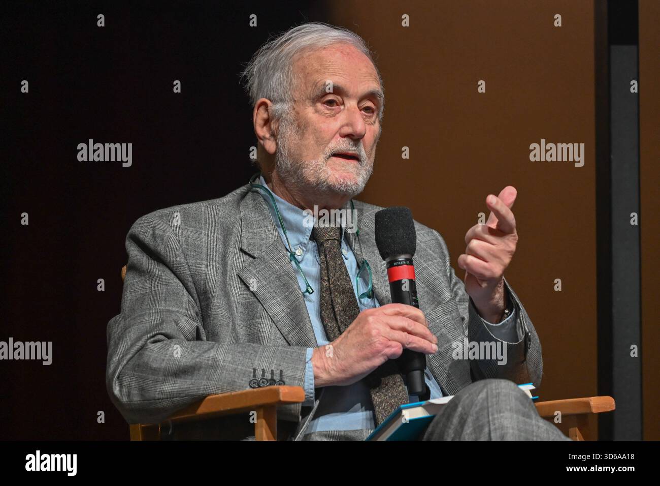 Milan, Presentation of the book "No Smartphone" by Franco di Masi ...