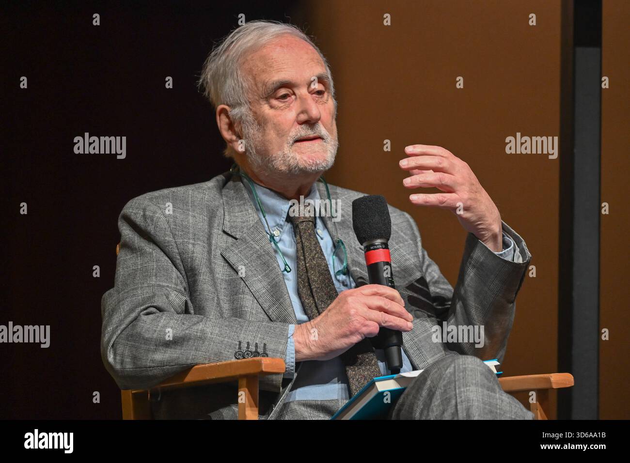 Milan, Presentation of the book "No Smartphone" by Franco di Masi ...