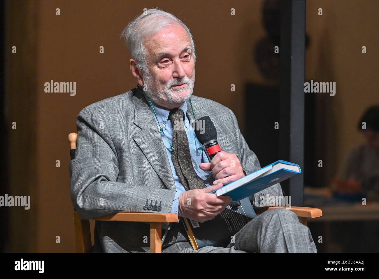 Milan, Presentation of the book "No Smartphone" by Franco di Masi ...