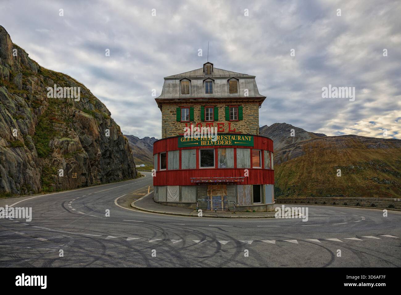 A straight-on view of the iconic Hotel Belvédère situated directly on ...