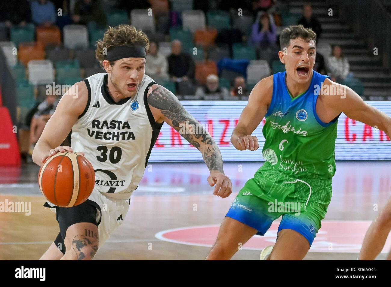 Booker Coplin (RASTA Vechta, #30) against Alessandro Zanelli (Dinamo BDS Sassari, #06) RASTA ...