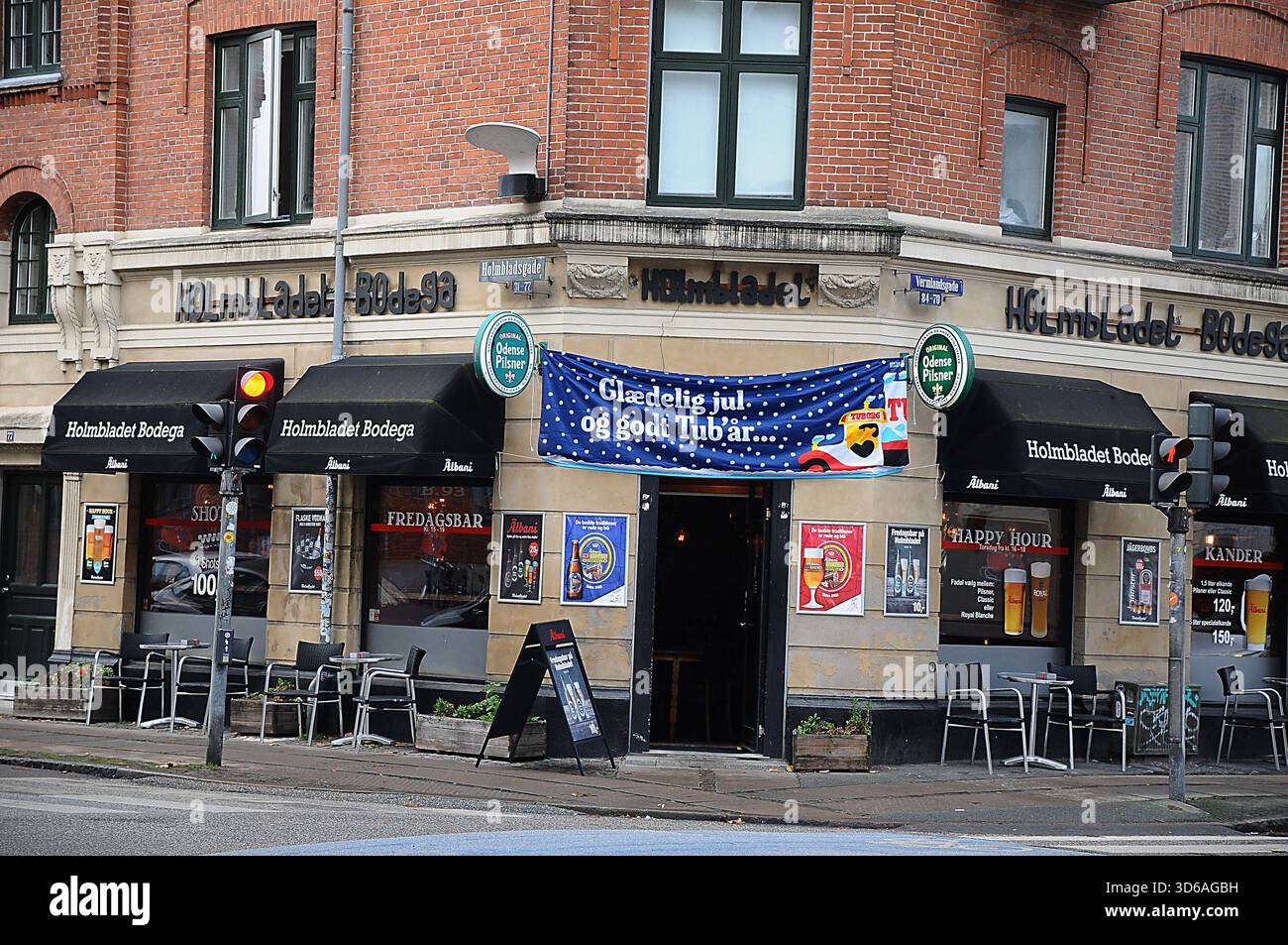 Copenhagen/Denmark/ 19 .november 2025/ Holmbaldet bodega markets ...