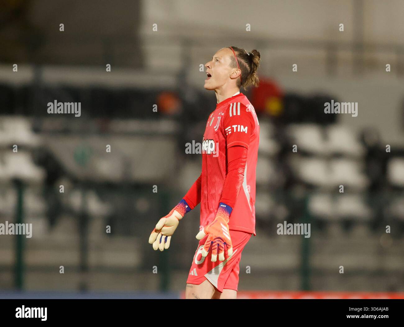 Pauline Peyraud-Magnin of Juventus Women during the UEFA Women's ...