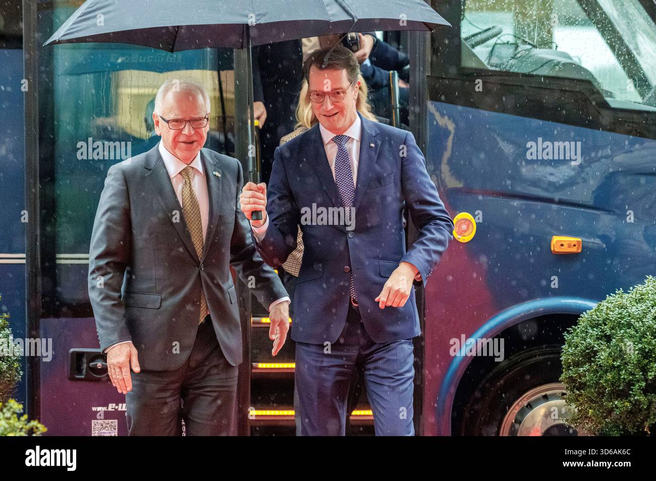 Tim Walz and Hendrik Wüst at the reception of the Governor of Minnesota ...