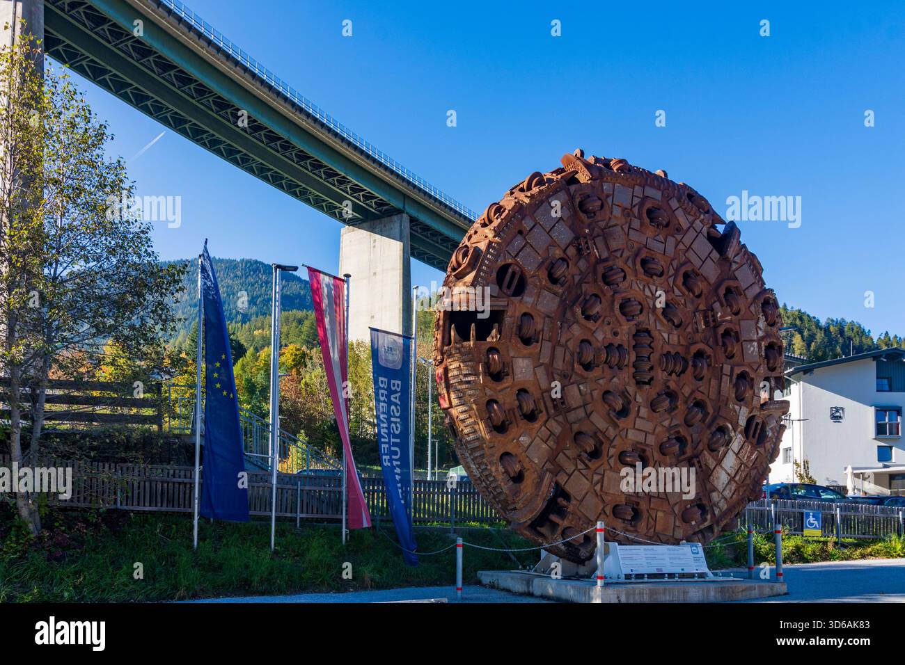 Used cutting shield tunnel hi-res stock photography and images - Alamy